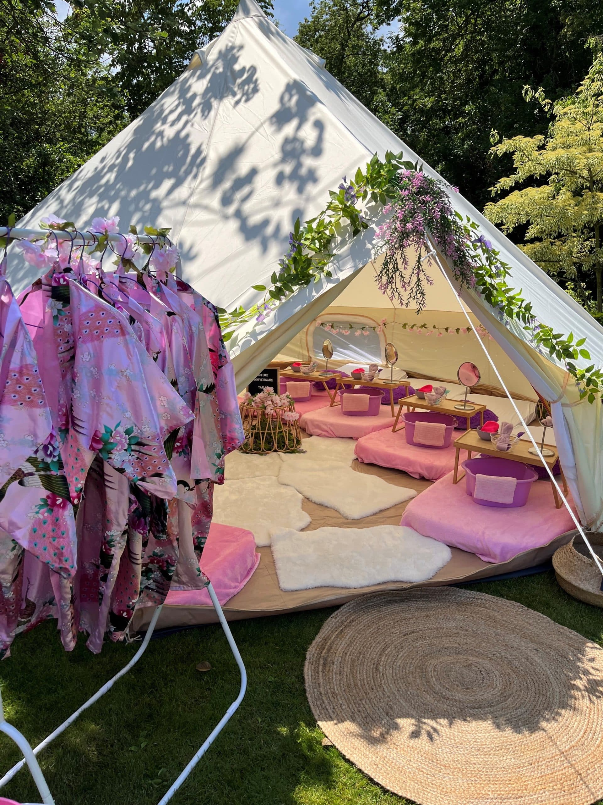 Glamping Bell Tent - TIPI